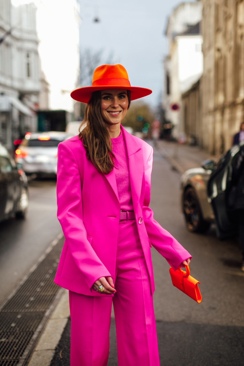 ¿Cómo Combinar el color Naranja en Ropa? 🟠 | 2025 Lyrandra